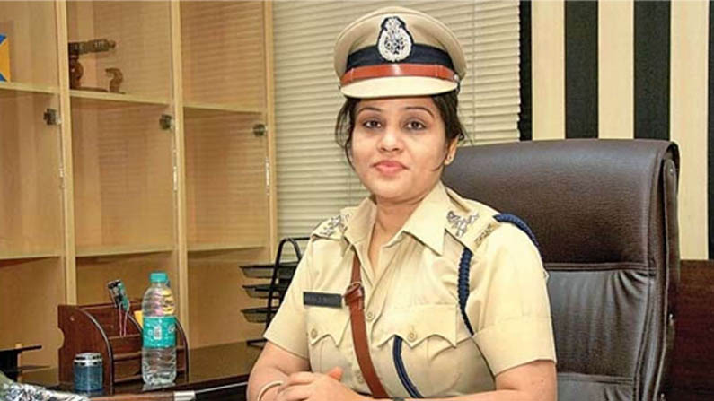 ಐಪಿಎಸ್ ಅಧಿಕಾರಿ ಡಿ.ರೂಪಾಗೆ ಶೂನ್ಯಪೀಠ ಅಕ್ಕನಾಗಮ್ಮ ಪ್ರಶಸ್ತಿ ಪ್ರದಾನ | TV9 Kannada