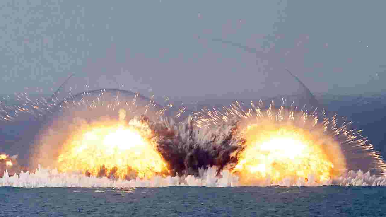 Ukraine claims Russia is using Vacuum bomb What is This Vacuum bomb ...