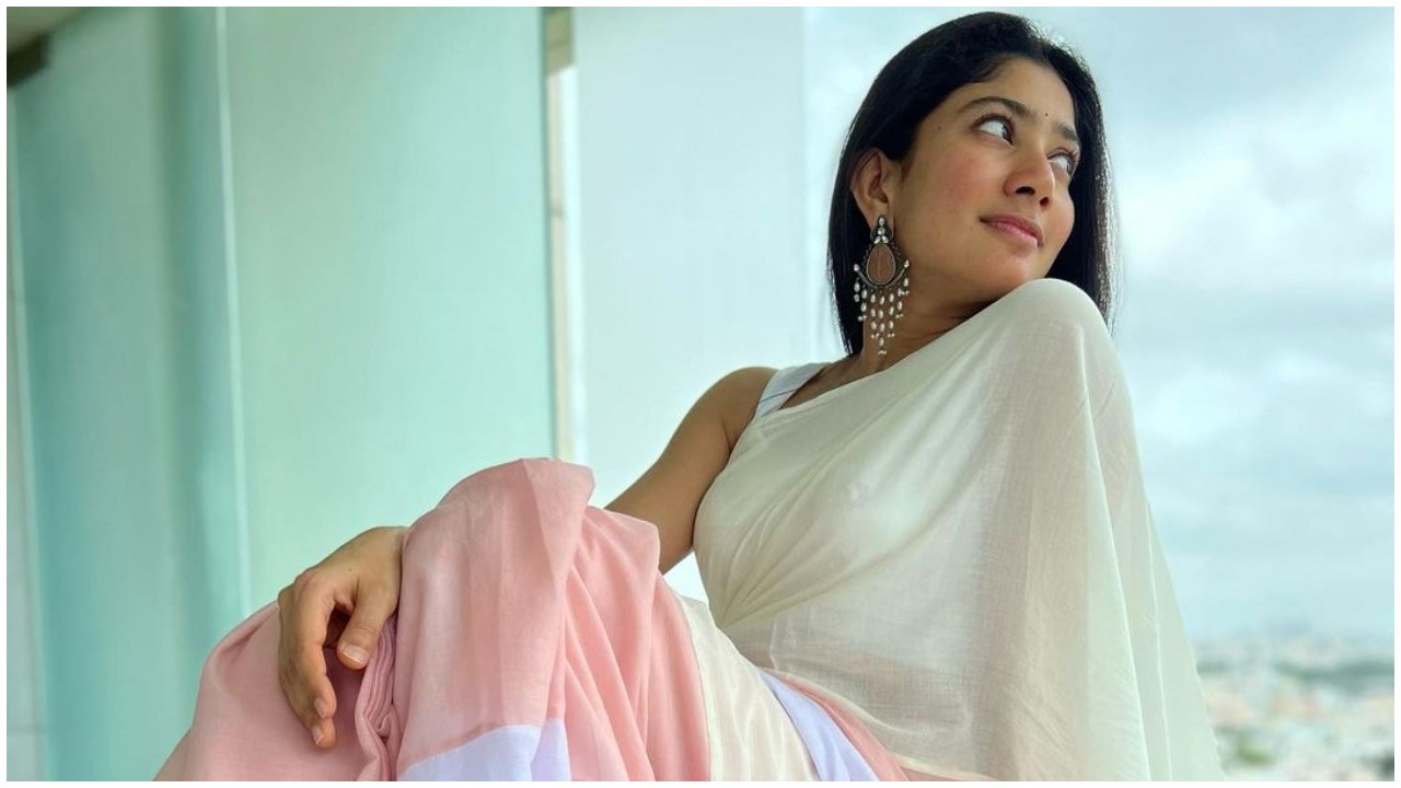 ಸಾಯಿ ಪಲ್ಲವಿ ಅವರ ಹೊಸ ಫೋಟೋಗಳು ಸೋಶಿಯಲ್ ಮೀಡಿಯಾದಲ್ಲಿ ವೈರಲ್ ಆಗಿವೆ. ಸಿಂಪಲ್ ...