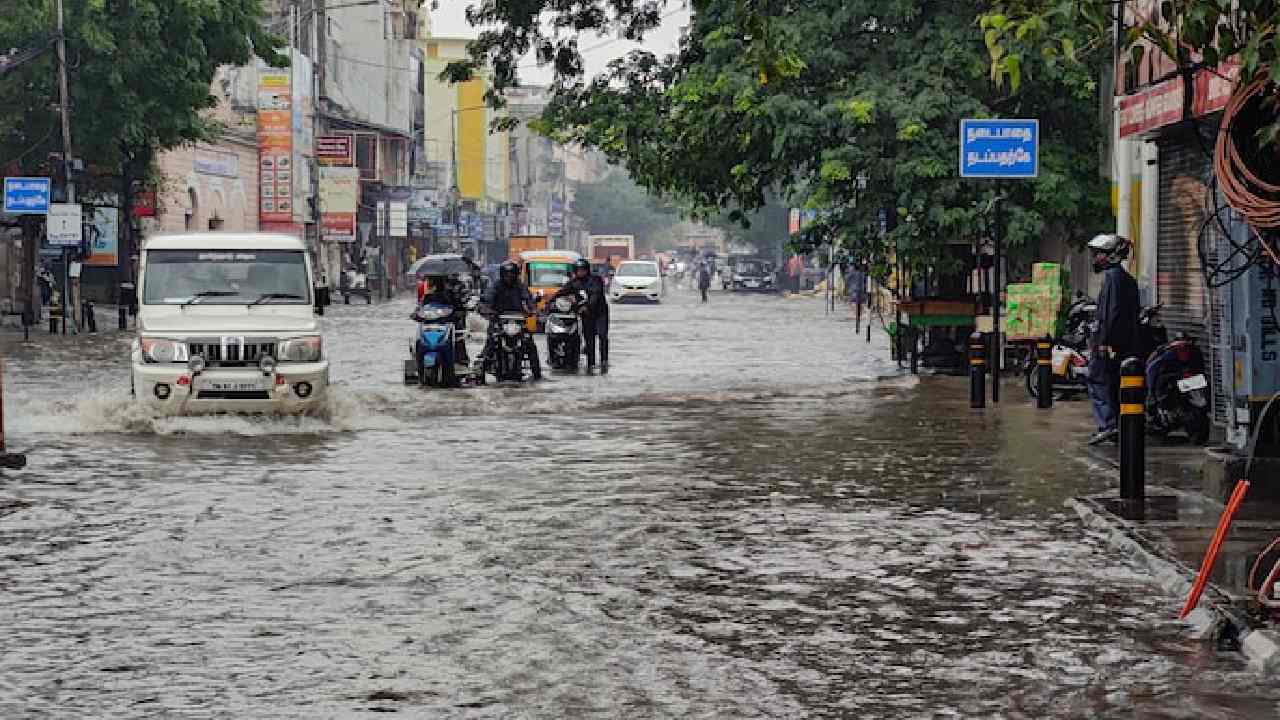 Chennai Rain: Monsoon rainfall batters Chennai Tamil Nadu Rains roads ...