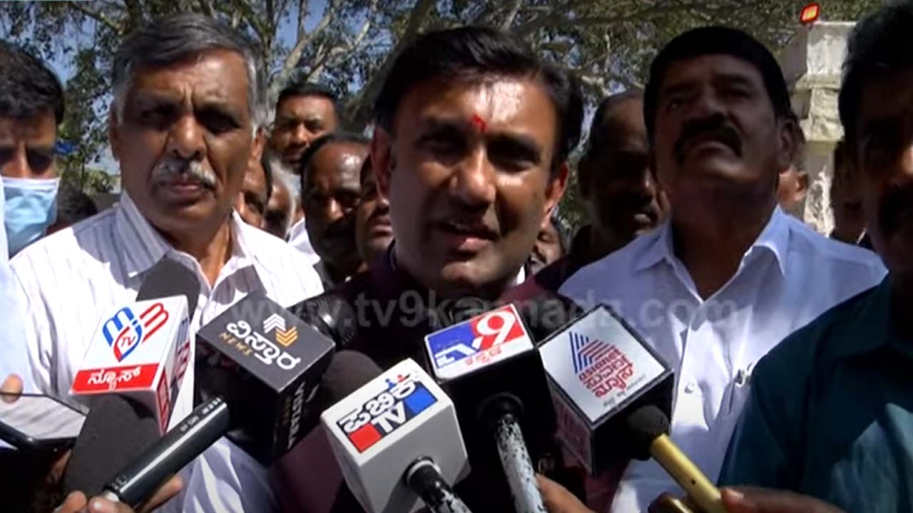 If Siddaramaiah has addressed me as CM Sudhakar, will take it as ...