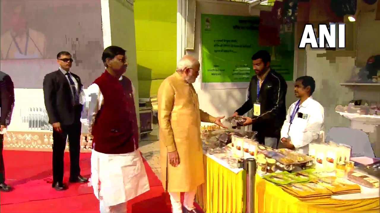 Prime Minister Narendra Modi inaugurates mega National Tribal Festival ...
