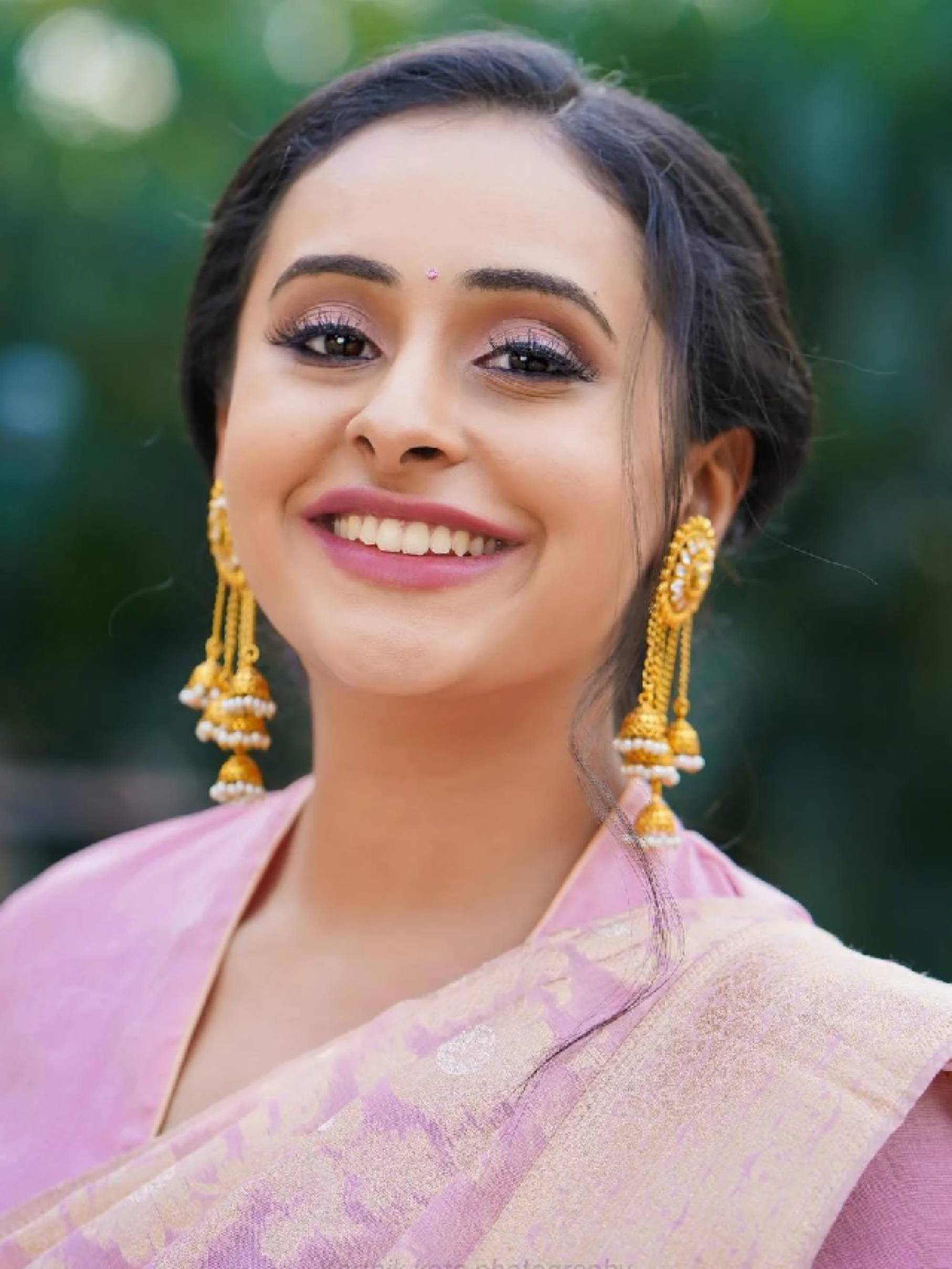 ಸೀರೆಯುಟ್ಟು ಮುದ್ದಾಗಿ ಫೋಟೋಶೂಟ್ ಮಾಡಿಸಿಕೊಂಡ ಪುಟ್ಟಕ್ಕನ ಮಗಳು – TV9 Kannada ...